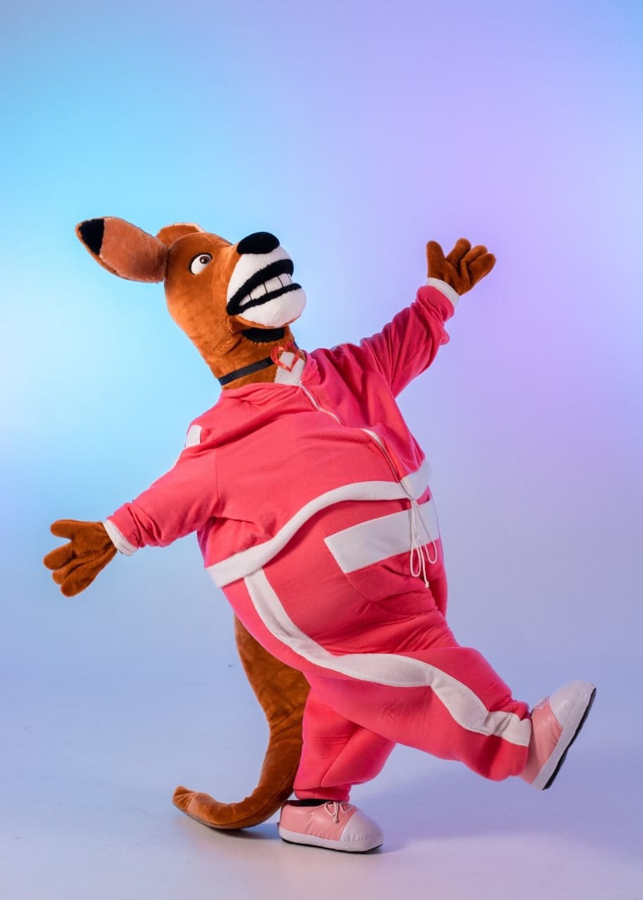 INTERACTIVE KIDS MASCOTS ON STAGE - Artists & More - Number One ...