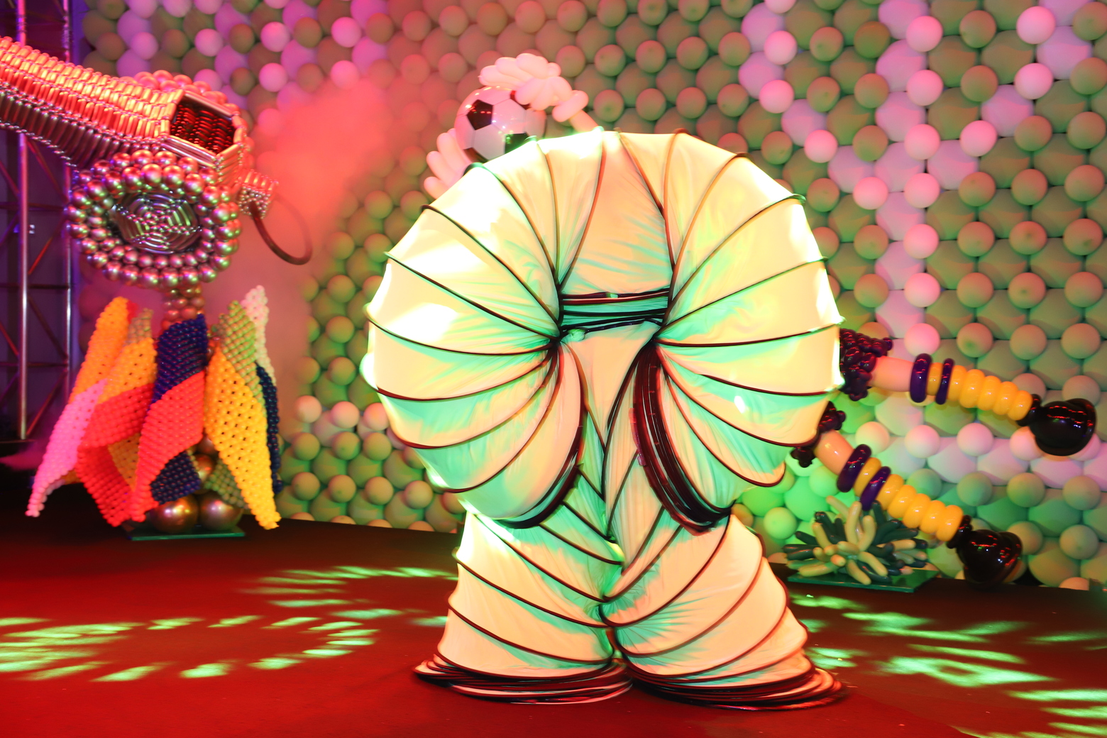 Slinky Show | Dynamic Performance | Artists and More